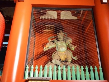 "Kaminari-gate"at the Senso-ji Temple is the symbol of Asakusa! | J ...